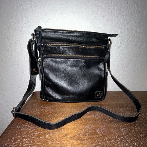 Wise Owl | Bags | Wise Owl Leather Crossbody Bag | Poshmark